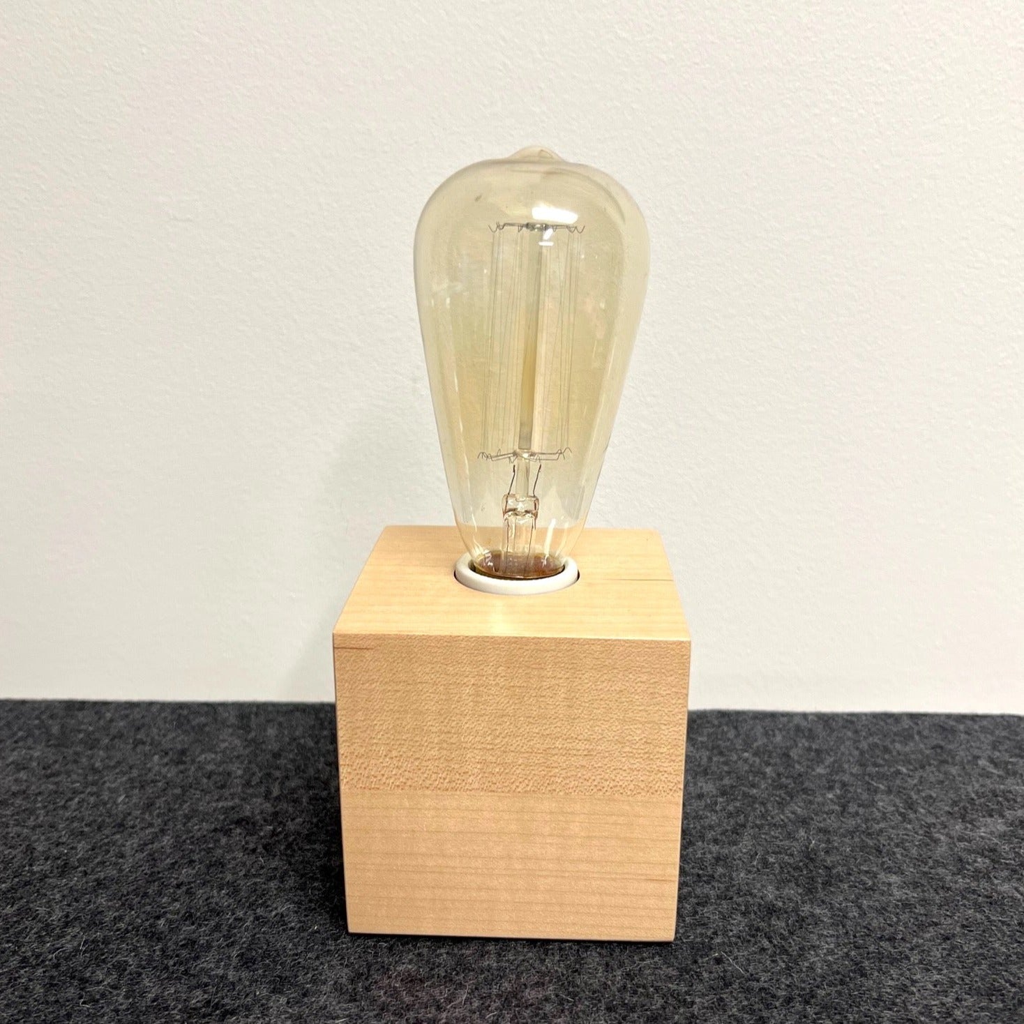 Edison Lamp Cube – Venn + Maker